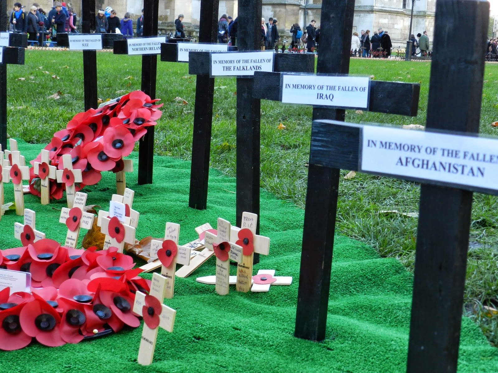 ODDS AND ENDS . : What is Poppy Day? 11 November