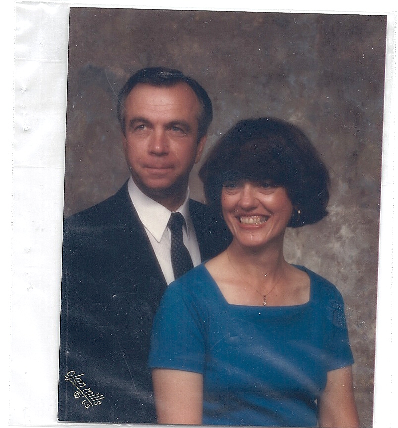 Cain Chronicles: Lamar and Carolyn Bartholomew Family Photos