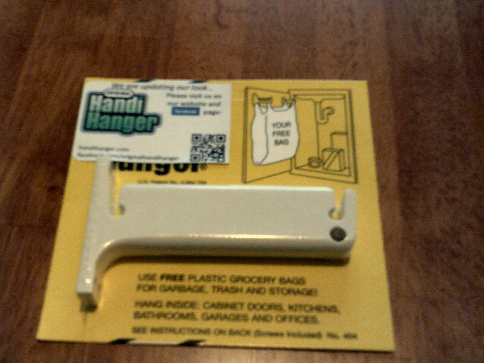 Missy's Product Reviews : HandiHanger Review