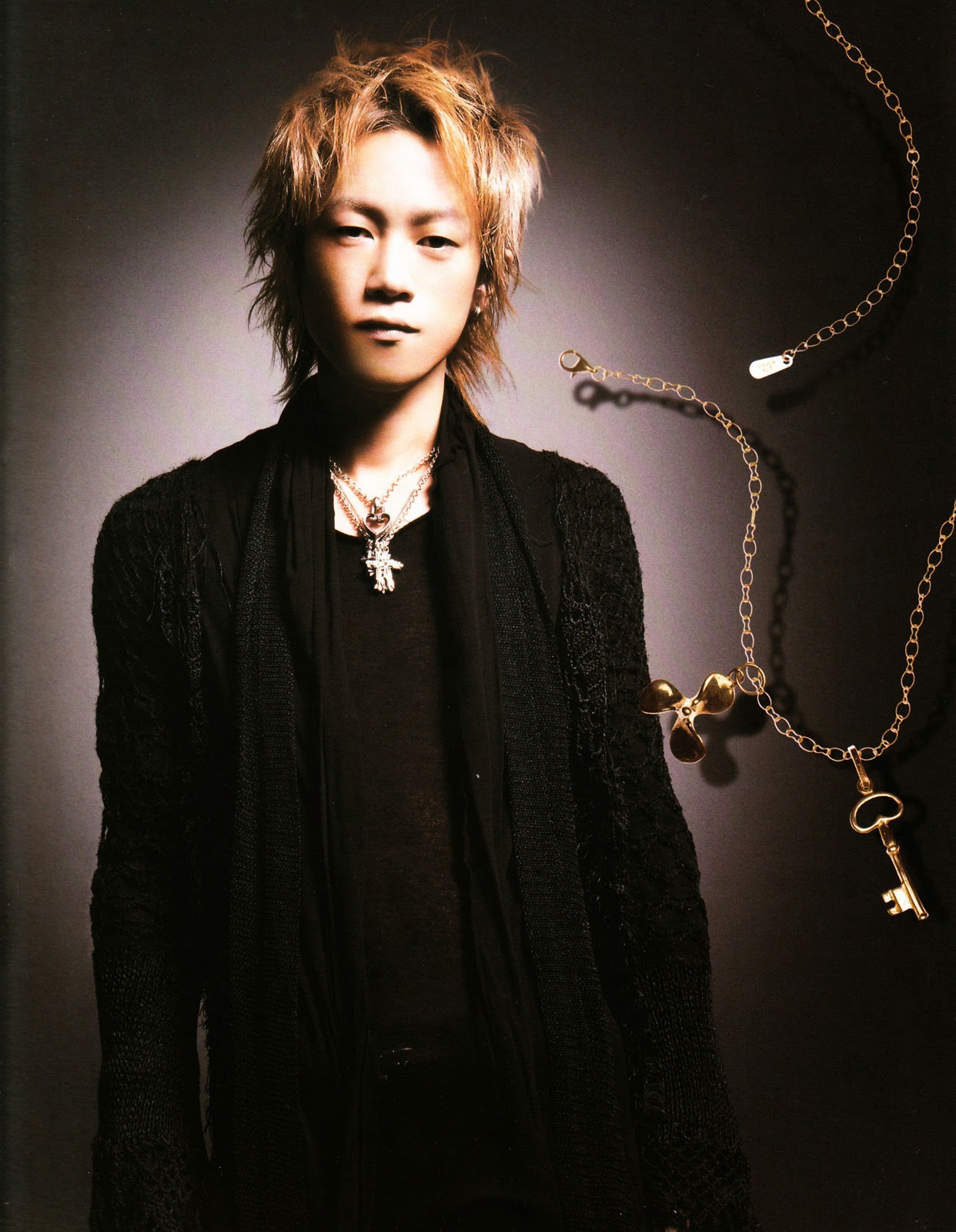 about alL: Biodata L'ARC-EN-CIEL atau Laruku^^