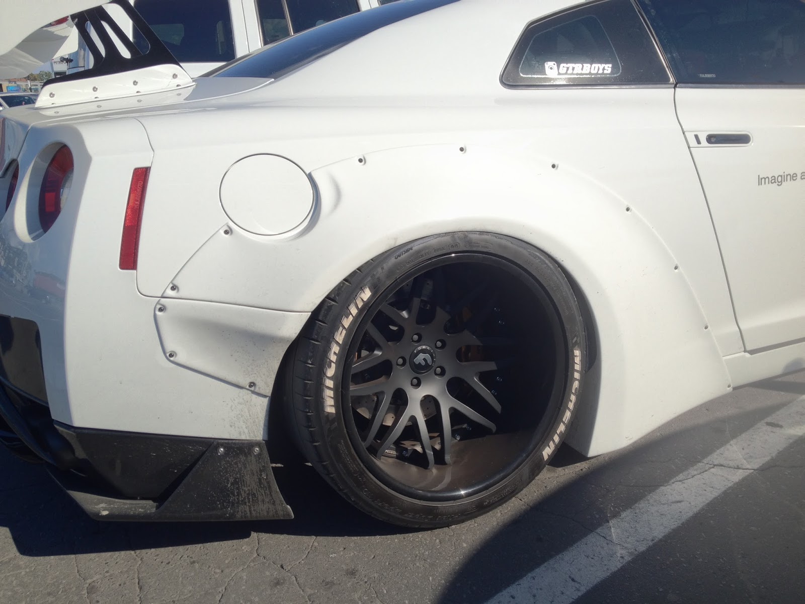 700 HP Wide Body Nissan GTR Slammed on Air Ride Suspension