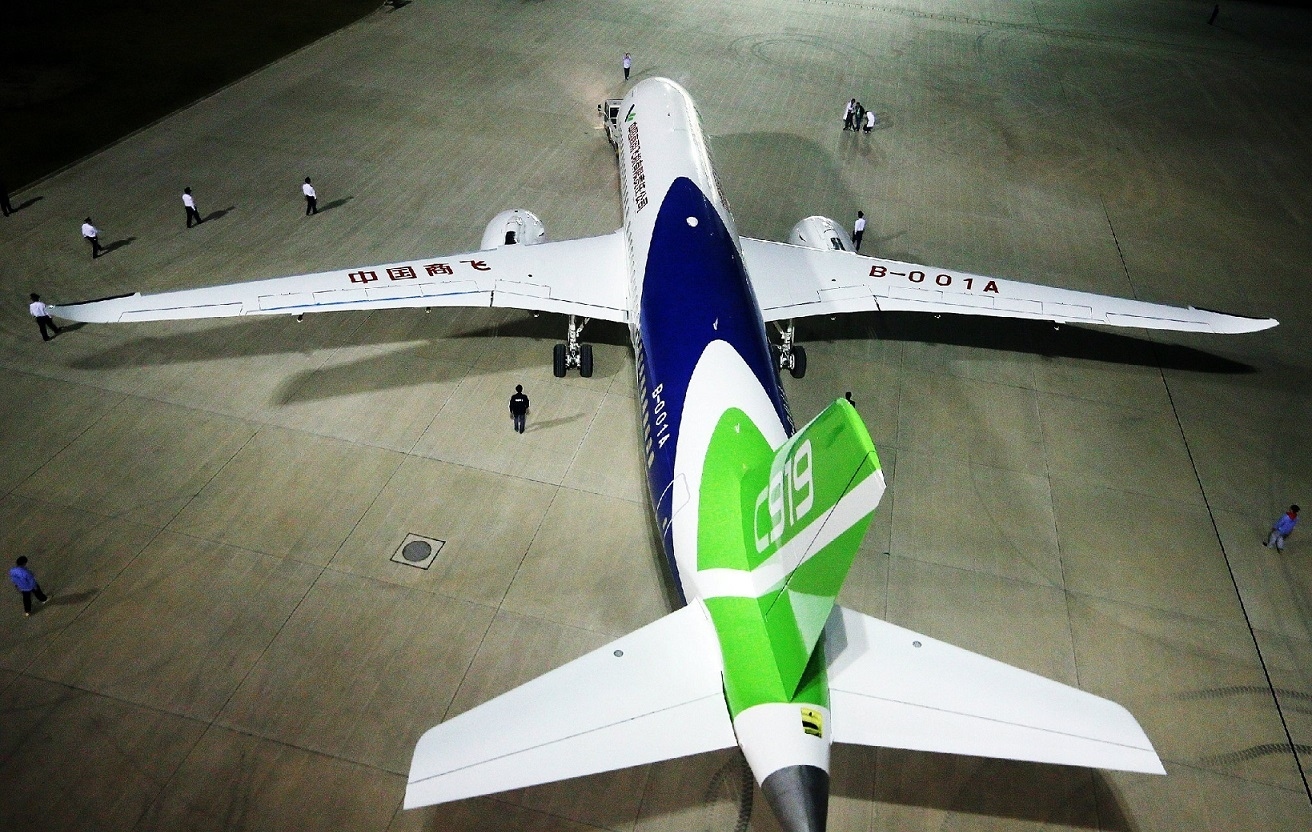 Comac C919 Chinese Passengers Aircraft First Appearance - Aircraft ...
