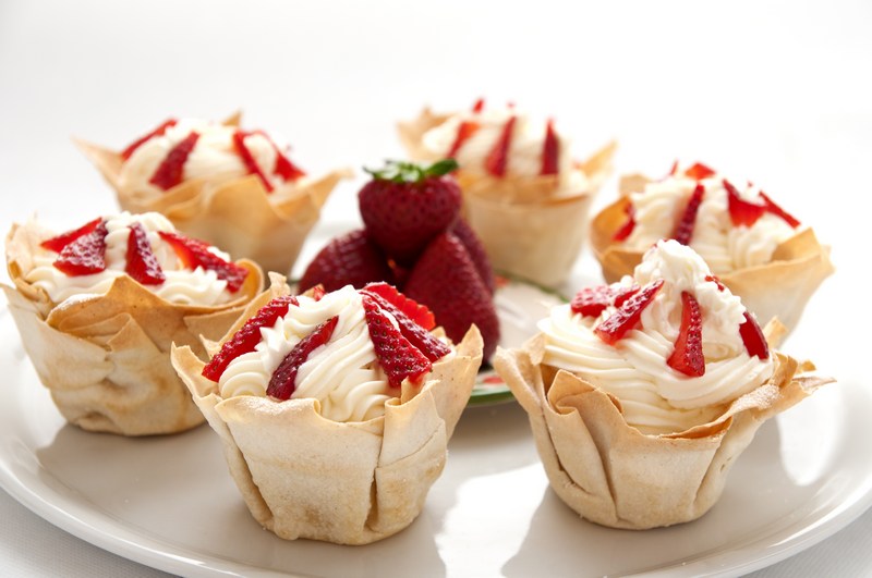 Moj svet kuhanja in priprave sladic: Jagodne tortice za v roko