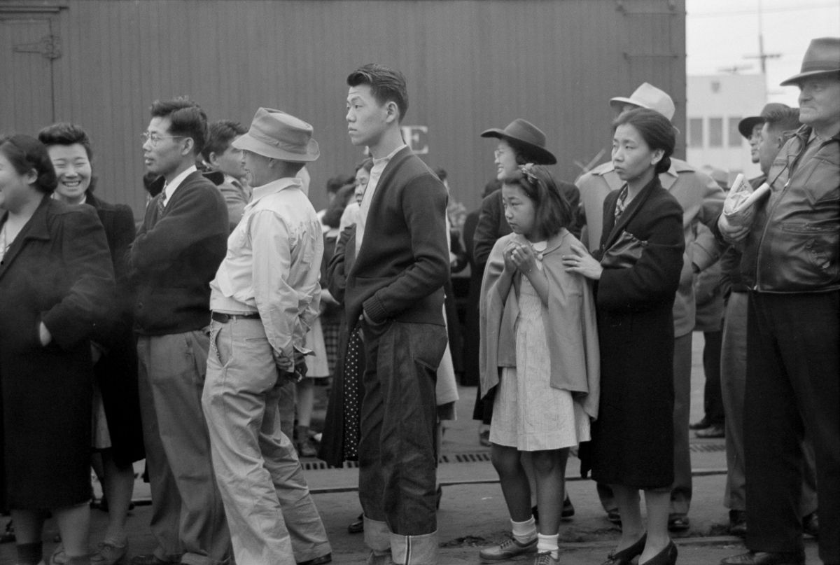 Japanese Relocation During WWII: 30 Heartbreaking Photos of Japanese ...