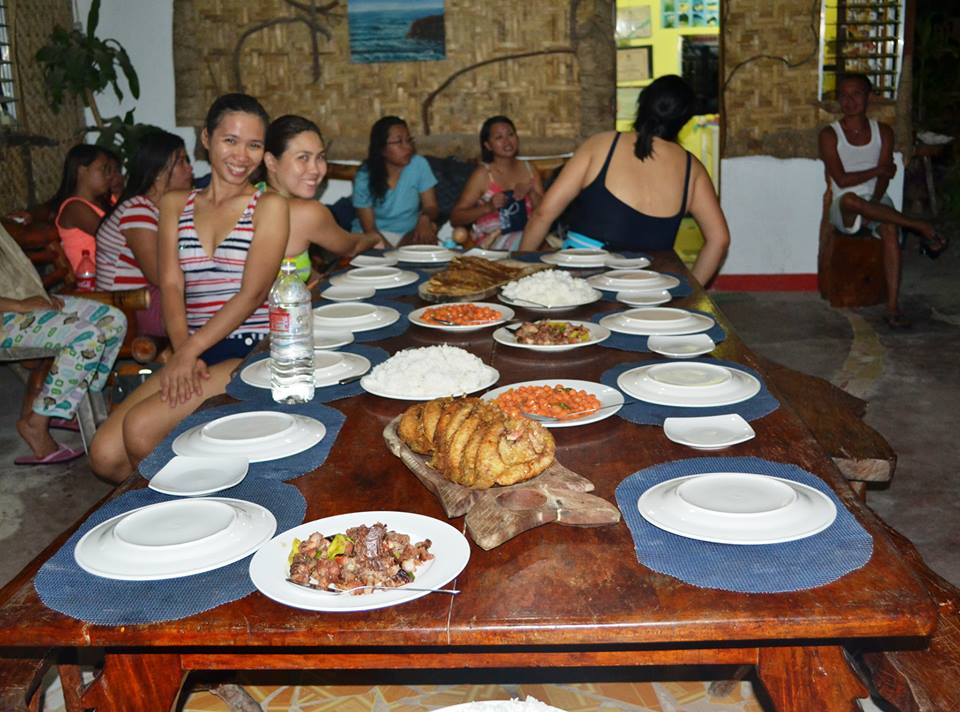 Scallops, Wasay wasay and other Seafood offerings at Isla Gigantes ...