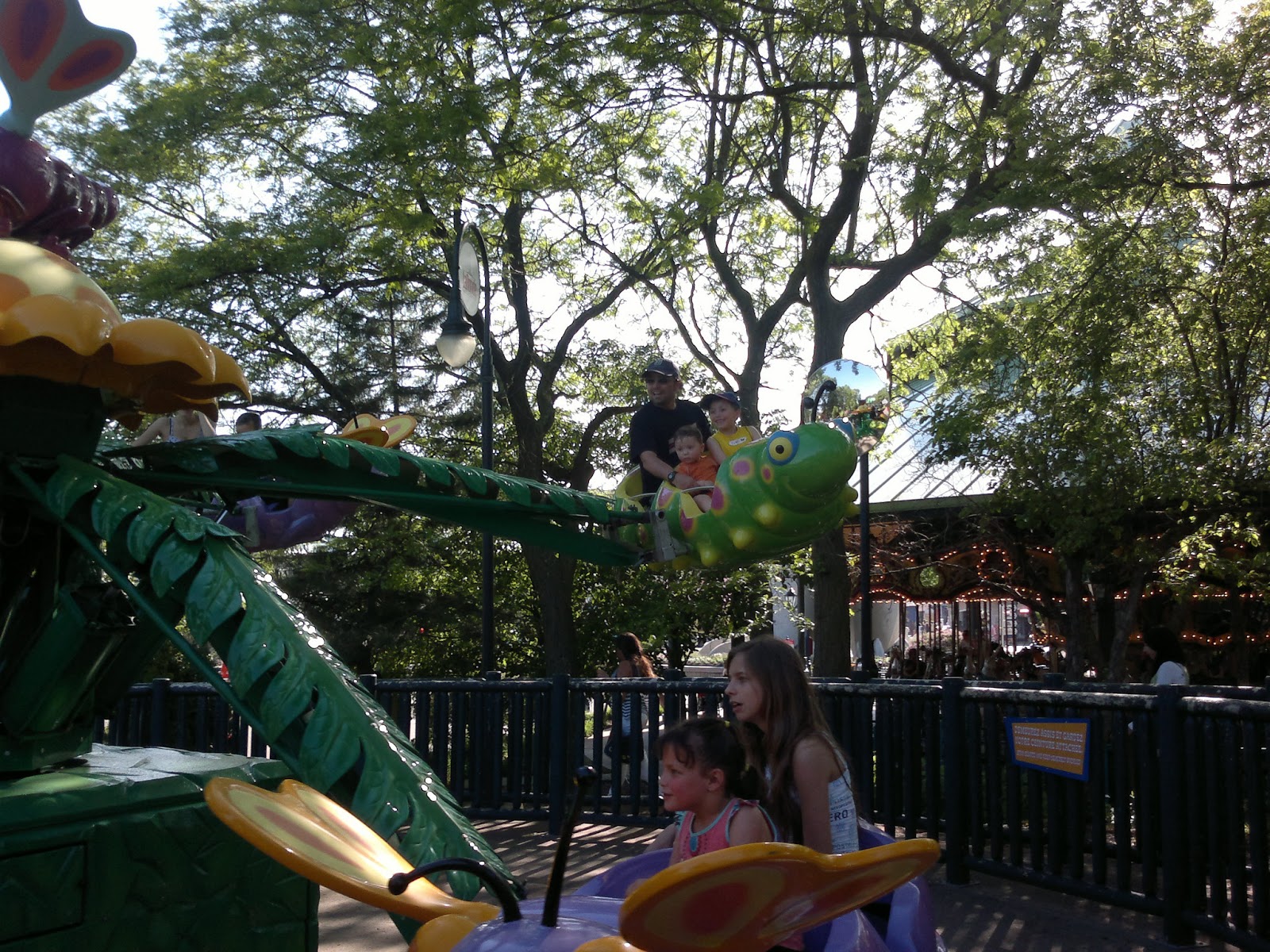 Family Buzz: La Ronde Season Pass - pre season sale!