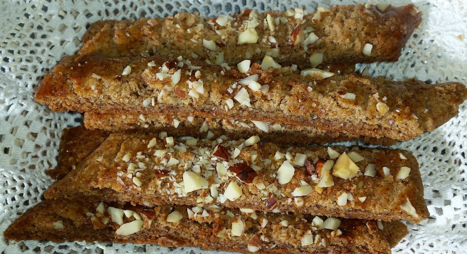 umami : BRUNE PINNER ELLER GYLNE - KNALLGODE TIL KAFFEN