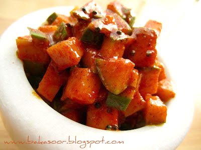 BaKaSoor..: Kairiche Lonche (Raw Mango Pickle)