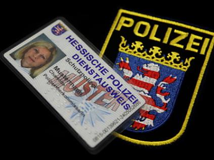 Four Bees: Hessen Polizei Ärmelabzeichen, 1975-1988 Hessen Police ...