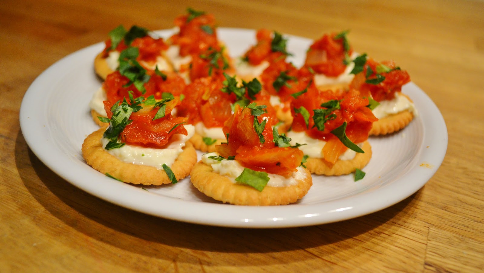 Das Pinterestprojekt: Fingerfood - Cracker mit Parmesancreme und ...