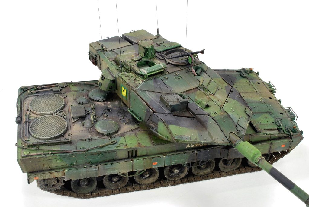 Chris Jerret modeling: Strv.122 rework is complete.