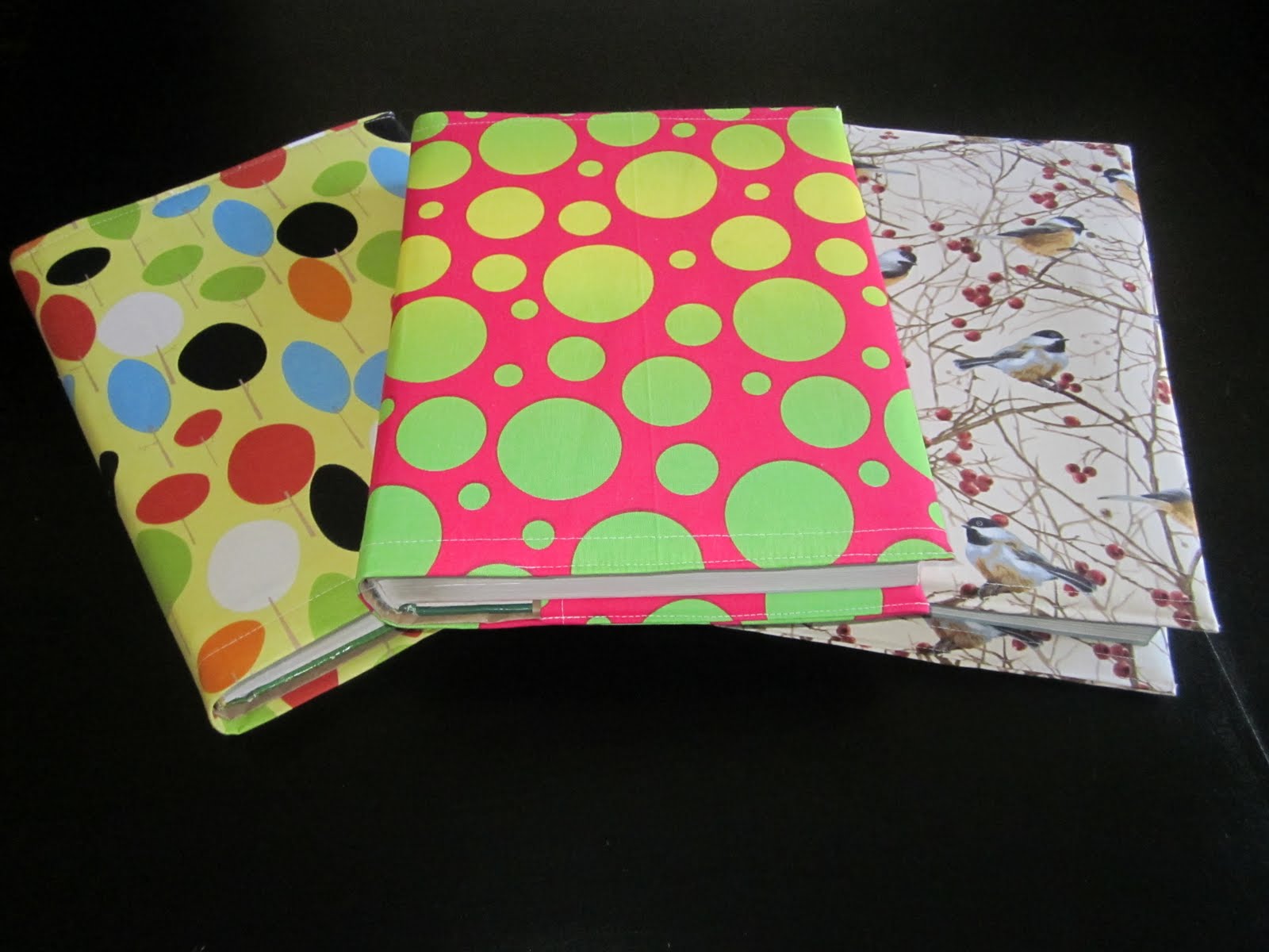 s.o.t.a.k handmade: Fabric (text)book cover tutorial