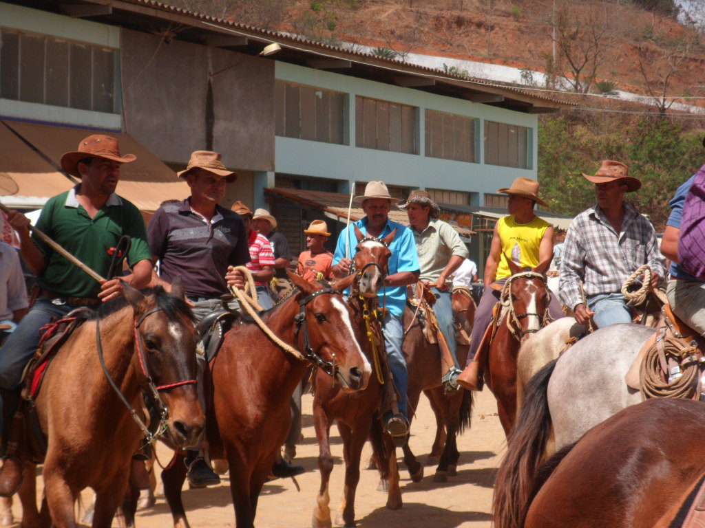 Clube do Trote, Chapada do Norte: Fotos da Cavalgada em Francisco Badaró