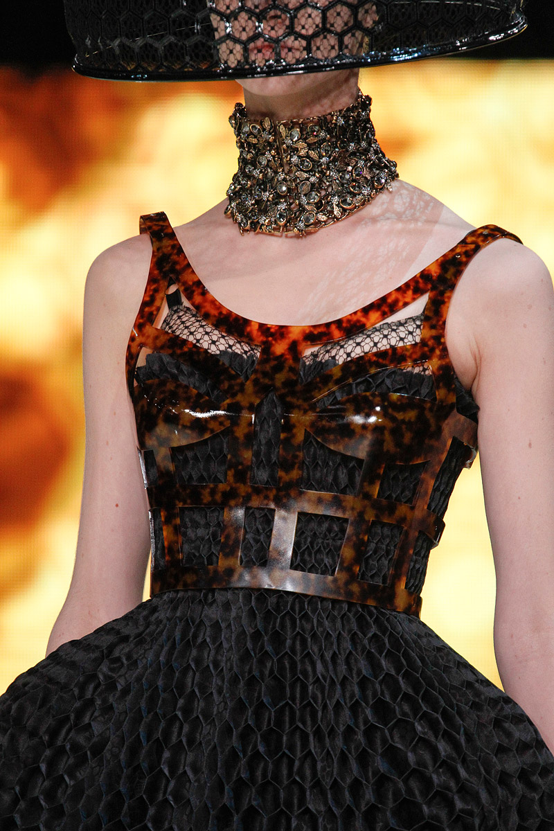 Carrie's Design Musings: McQueen Bee