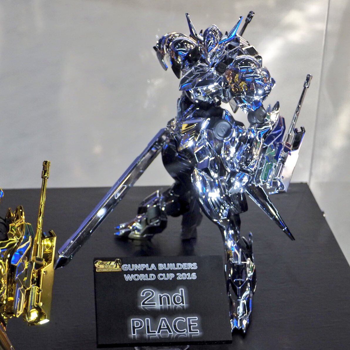 G-リミテッド: Gallery: 1/100 Gundam Barbatos Lupus Gold-, Silver- & Bronze ...