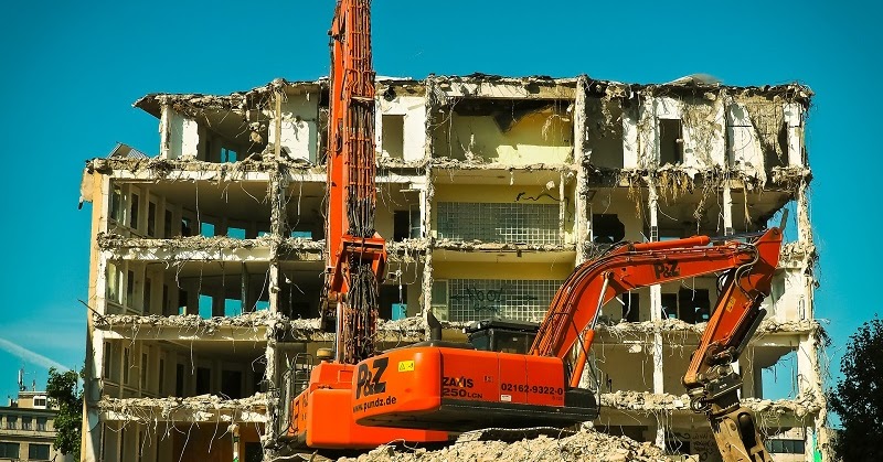 The Top Four Methods for Safely Dismantling Structures