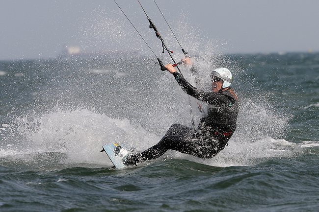 Peter's kitesurfing blog: Riding a bucking bronco at Brighton!