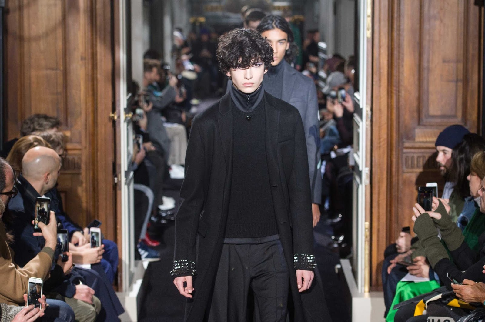 Valentino Fall-Winter 2018-2019 | Paris Fashion Week