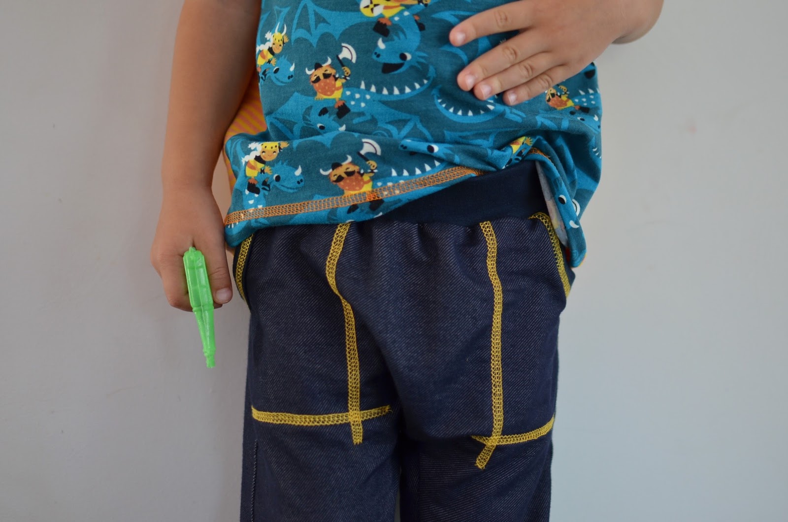 Trick pants y Gecko games tank III » Patrones en pdf | Naii Costura