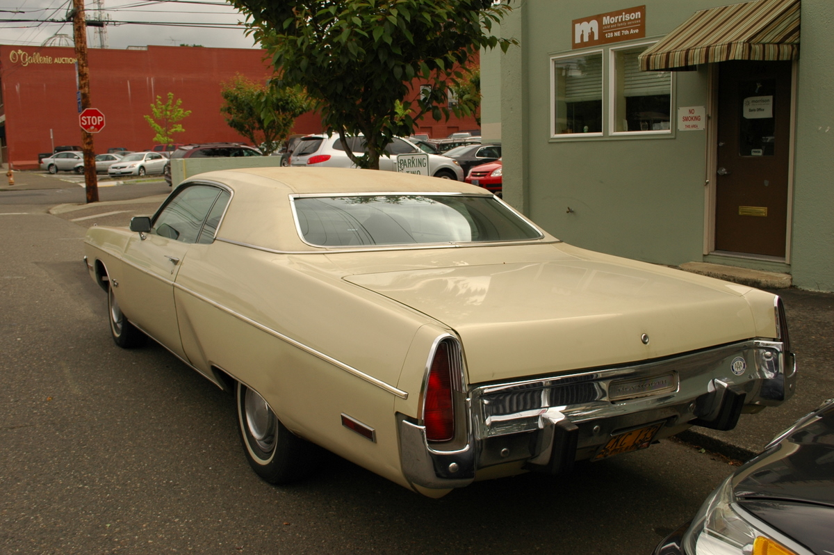 OLD PARKED CARS.: 1973 Plymouth Fury III Hardtop.