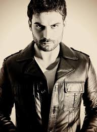 Ali Ersan Duru - Yağmurdan Kaçarken izle