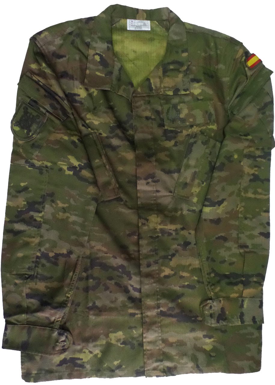 COLECCIONISMO MILITAR: PRENDAS DE CABEZA Y UNIFORMIDAD