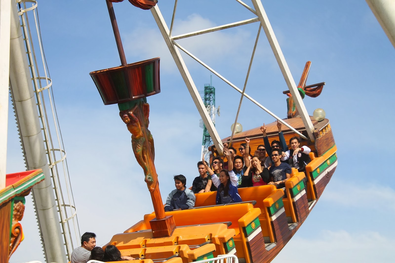 The Geek Travels: The Crazy Super Viking Ride of Tagaytay