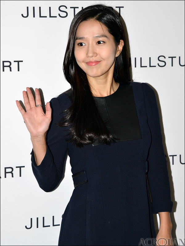 tellmewordsyouwishpertosaywithme: sung yuri & healing capm & lee jin