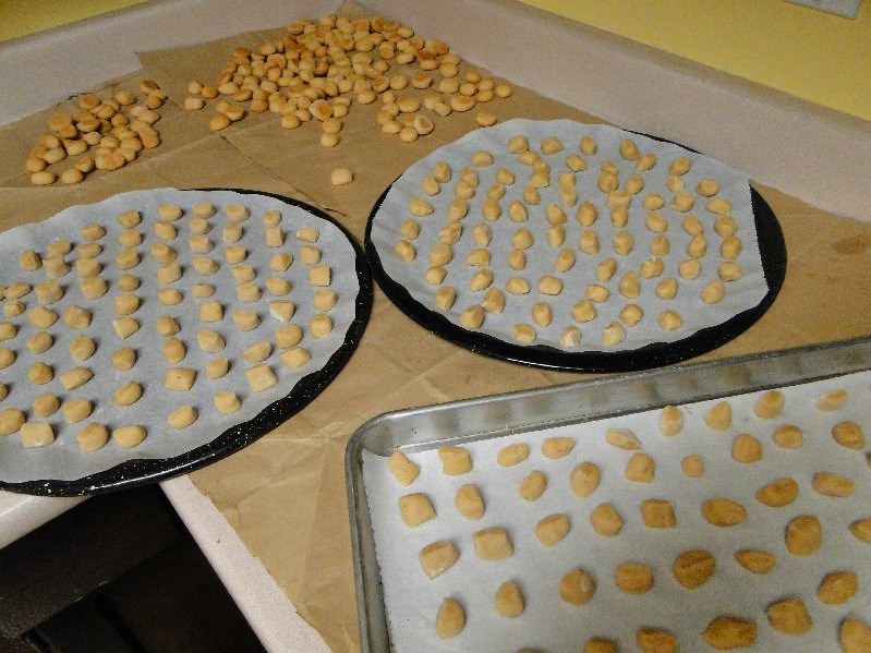 Pfeffernuesse (Peppernuts) | Mennonite Girls Can Cook | Bloglovin’