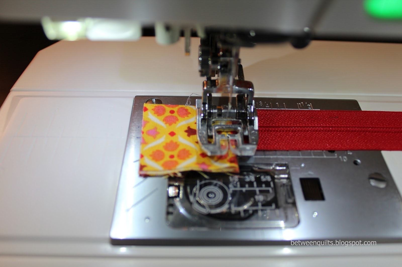 Between Quilts: Tutorial: Tablet Carrying Case