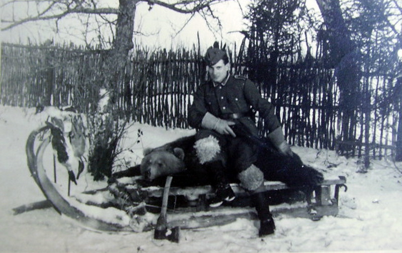 NAZI JERMAN: Album Foto Beruang (Bär) Nazi Jerman