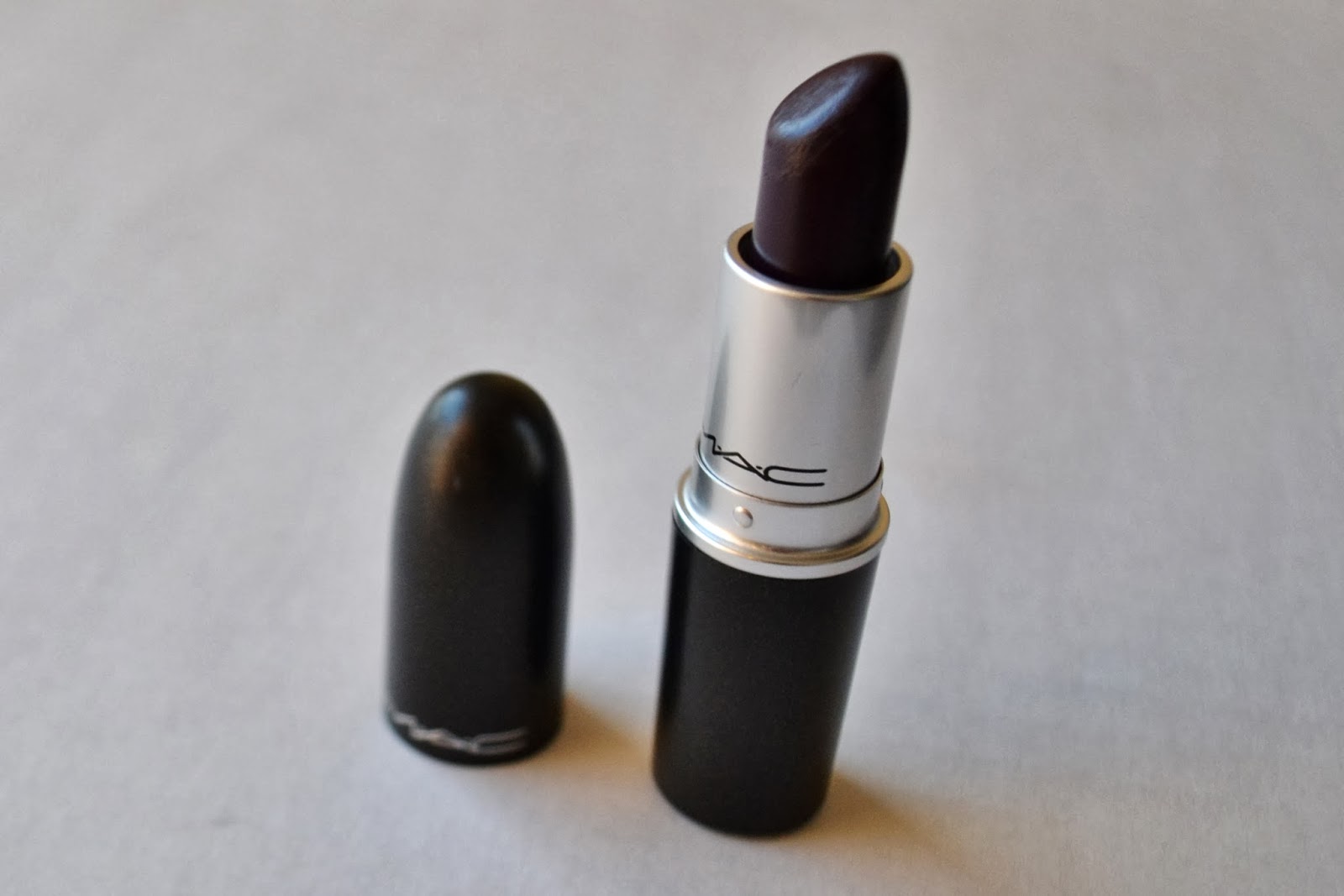 Elín Likes: REVIEW | MAC CYBER