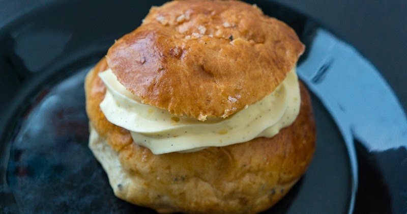 Sapuskalle!: Laskiaispulla itsetehdyllä leipurinkermalla