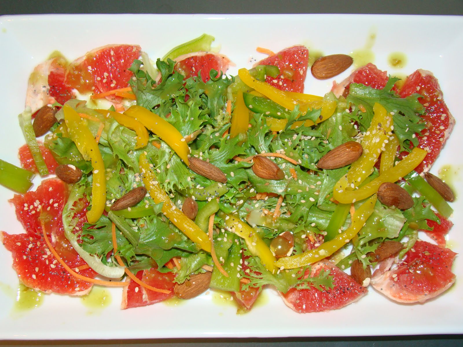 Sónia Meirinho: Salada Mista com Toranja, Pimentos, Amêndoas e Sementes ...