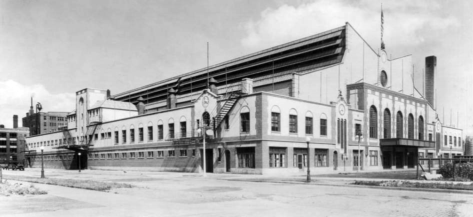 January 18, 1954 -- Chicago Arena Purchased by CBS | Connecting the ...