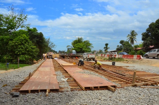 Construction of a new bridge at Dambai, Penampang, Sabah: Fabrication ...