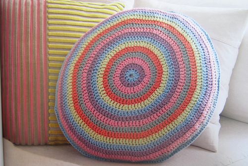 CRAFT - CROSET - TRICOT - KNIT: Pernuţe croşetate