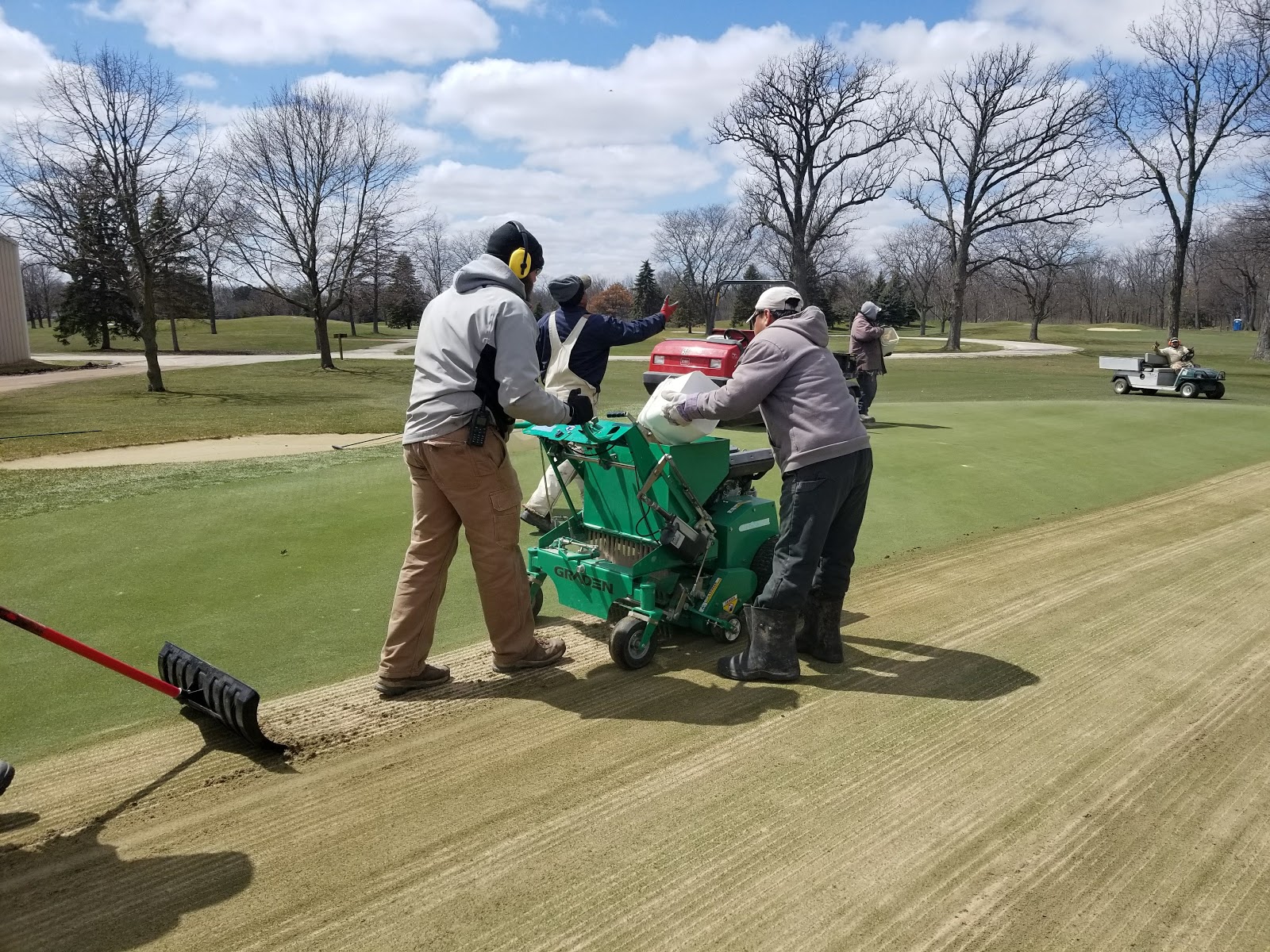 Wilmette Golf Club Grounds and Greens : Greens Aerification
