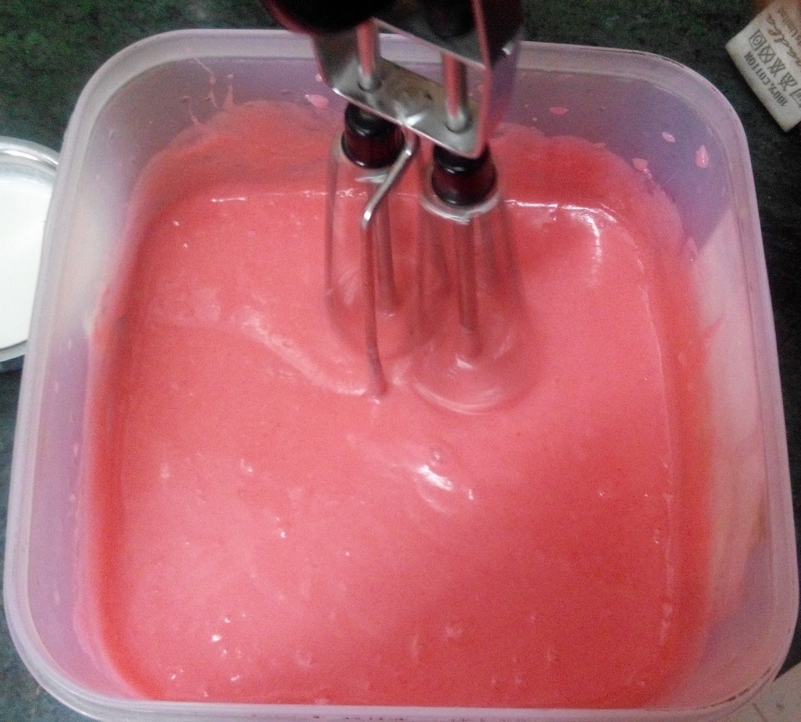 PINK SPONGE CAKE