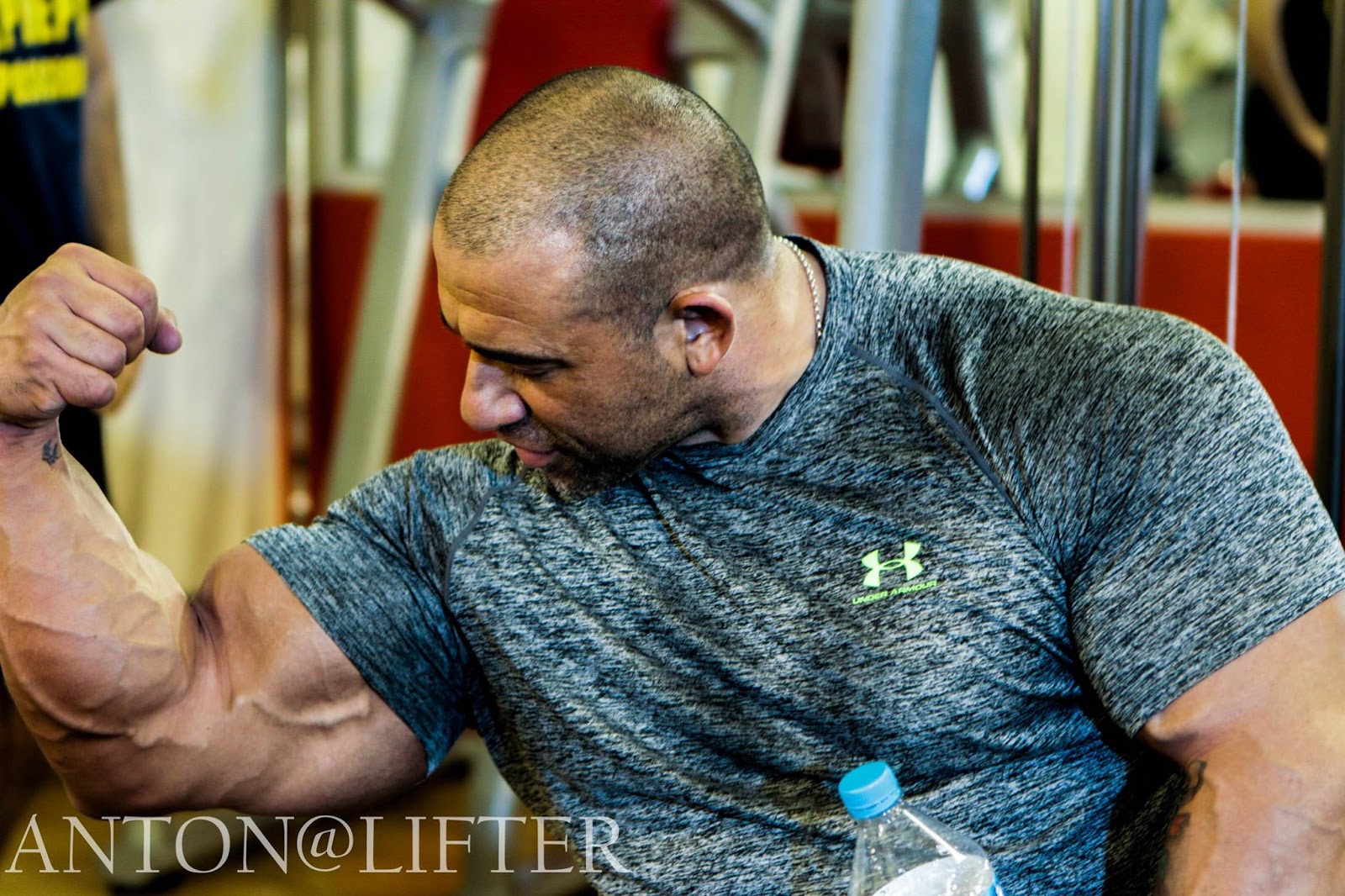 Muscle Lover: Spanish IFBB Pro bodybuilder Jimmy Atienza