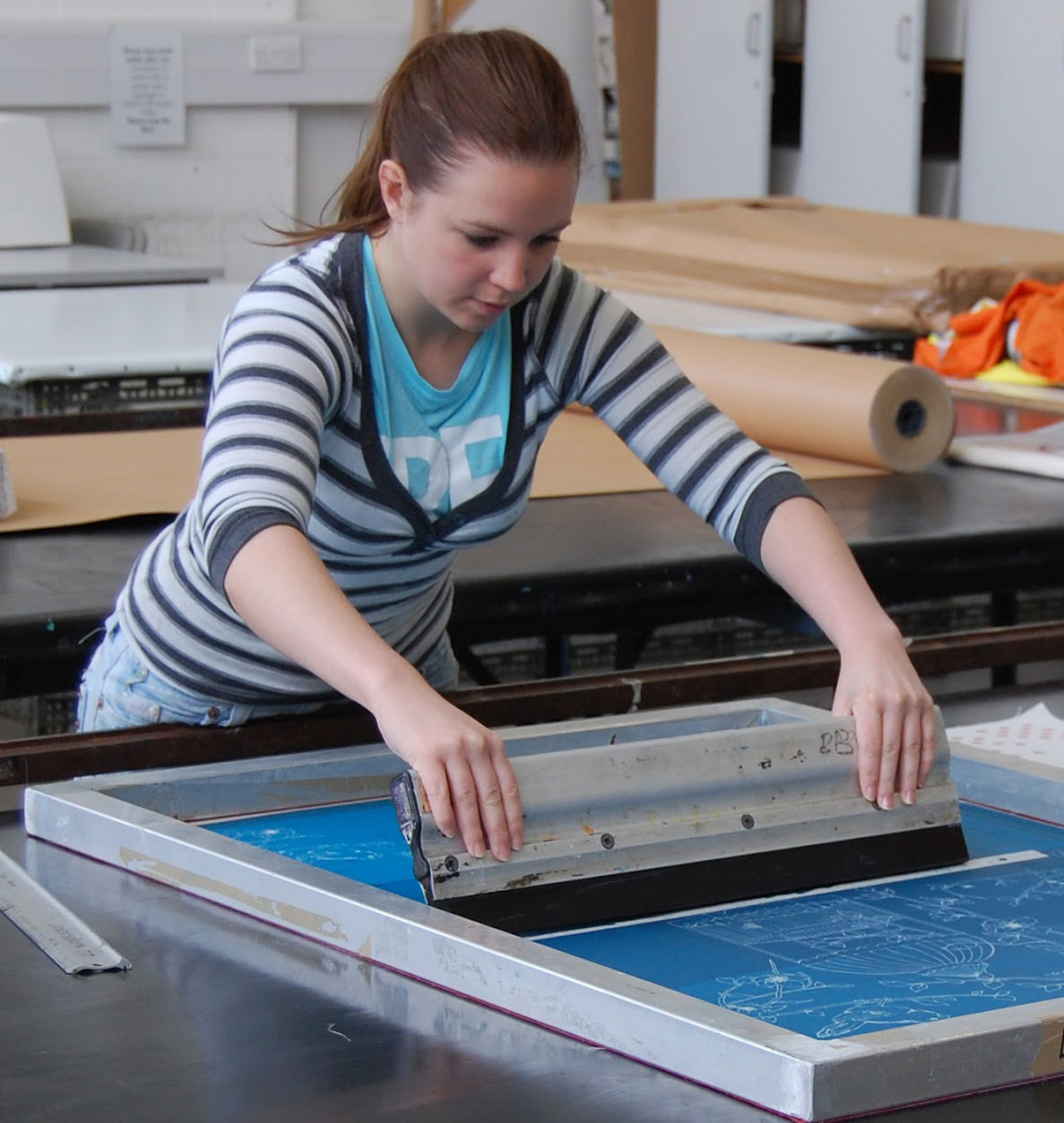 SEJARAH PENEMUAN TEKNIK SABLON ~ SAKTI KREASI