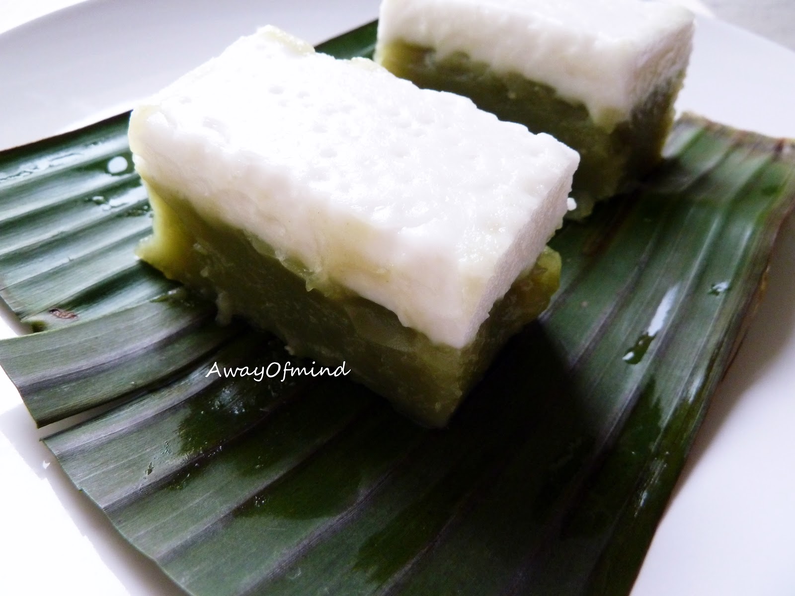 Small Small Baker: Aspiring Bakers #12: Traditional Kueh (October 2011 ...