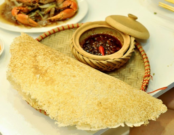 “Kho quet” (Poached pork belly with fish sauce) – a delicious humble ...