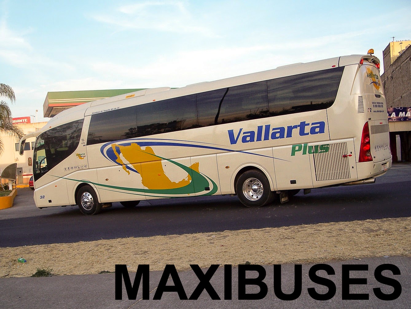MAXIBUSES: AUTOBUSES VALLARTA PLUS