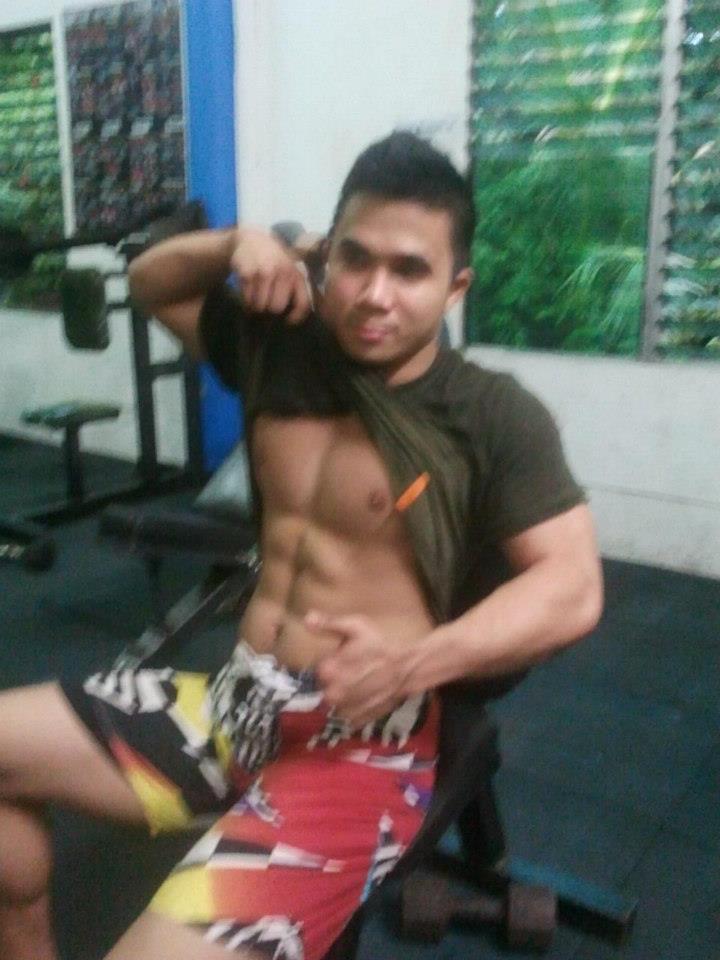 Miong21 @ Blogspot: Boracay Hunk: John Labindao