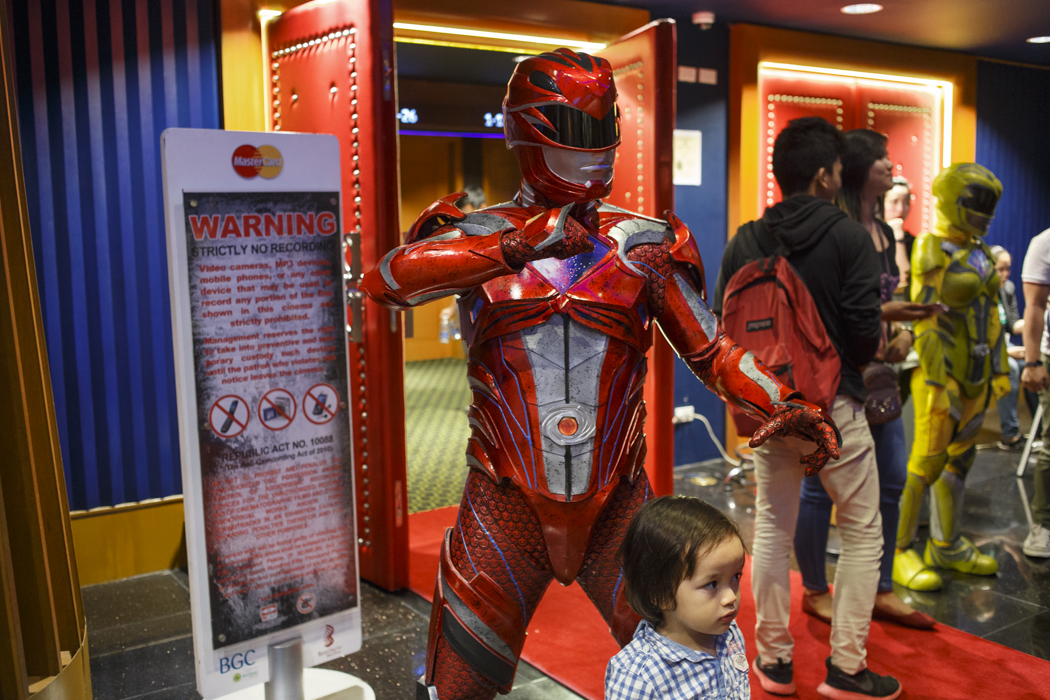 PCheng Photography: Events + Movies: Krispy Kreme Screens Power Rangers PCheng Photography: Events + Movies: Krispy Kreme Screens Power Rangers
