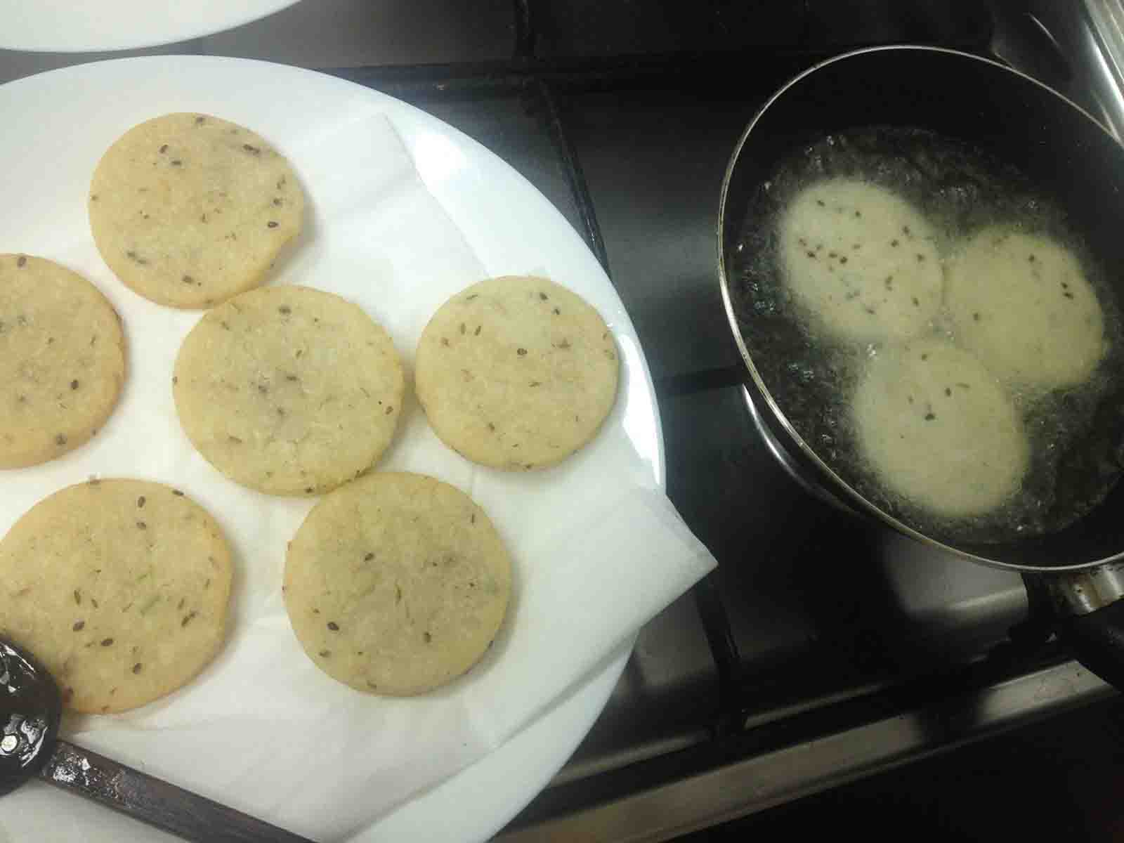 MALABAR FRIED PATHIRI / PORICHA PATHIRI / YENNA PATHIRI - DINNER IDEAS