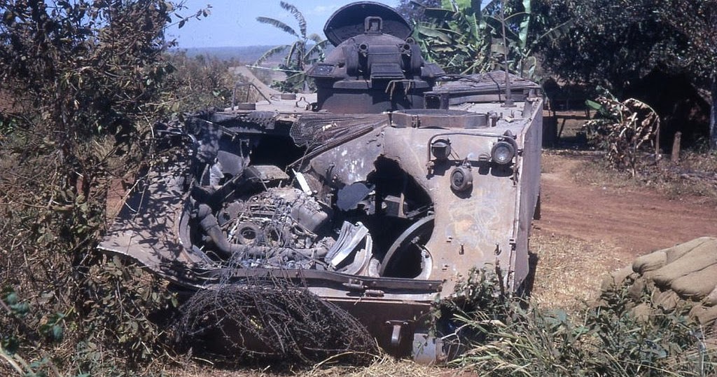 Historia y tecnología militar: M113 alcanzado por un RPG en Vietnam
