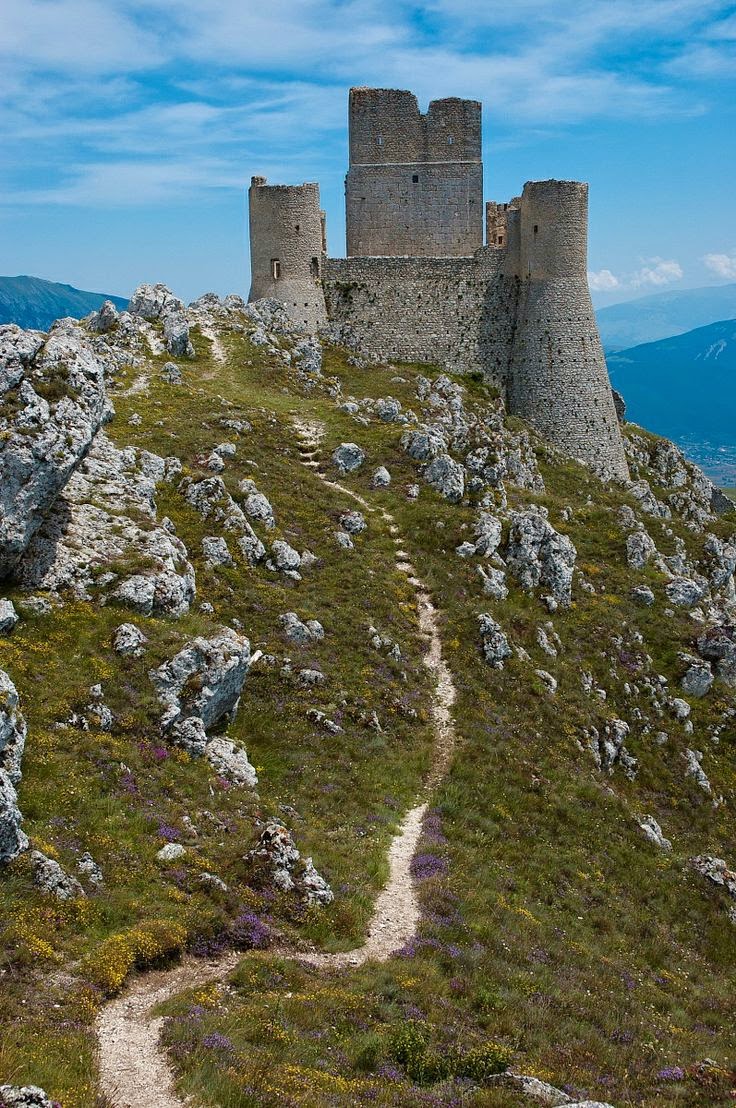Rocca Calascio, Abruzzo, Italy ~ Photos Hub