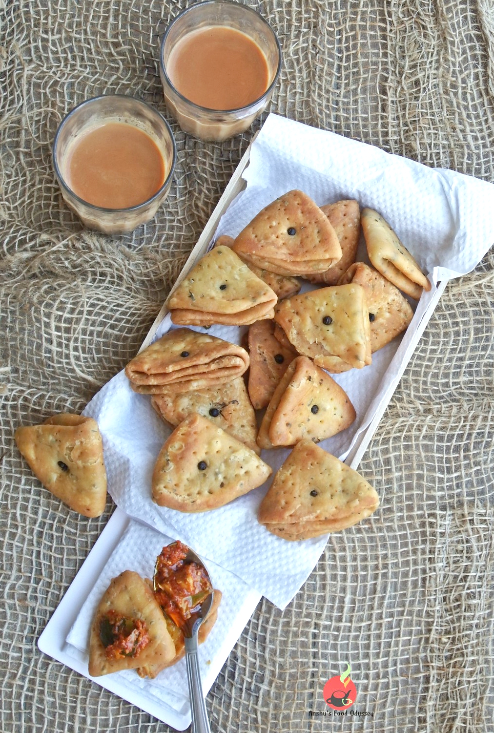 Tikoni Methi Mathri | Methi Nimki | Fenugreek flavored Indian Fried ...